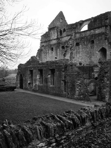 Minster Lovell Hall / Oxfordshire / by Jonathan Boakes